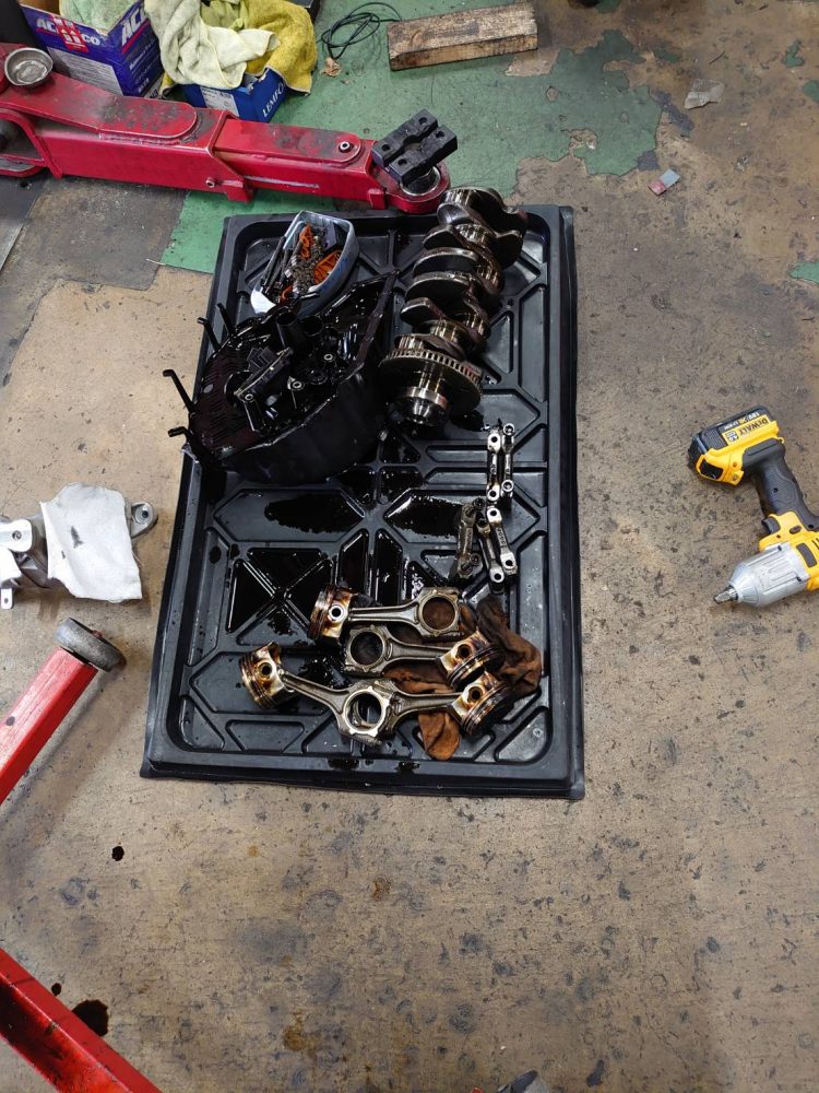 AUDI A4 エンジンオーバーホール その② | VENTILER